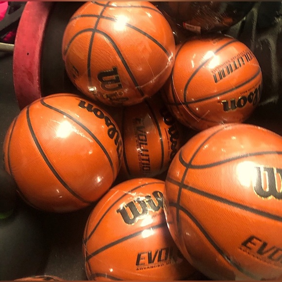 Wilson | Other | Brand New Wilson Evolution Game Basketball 4 Pack ...